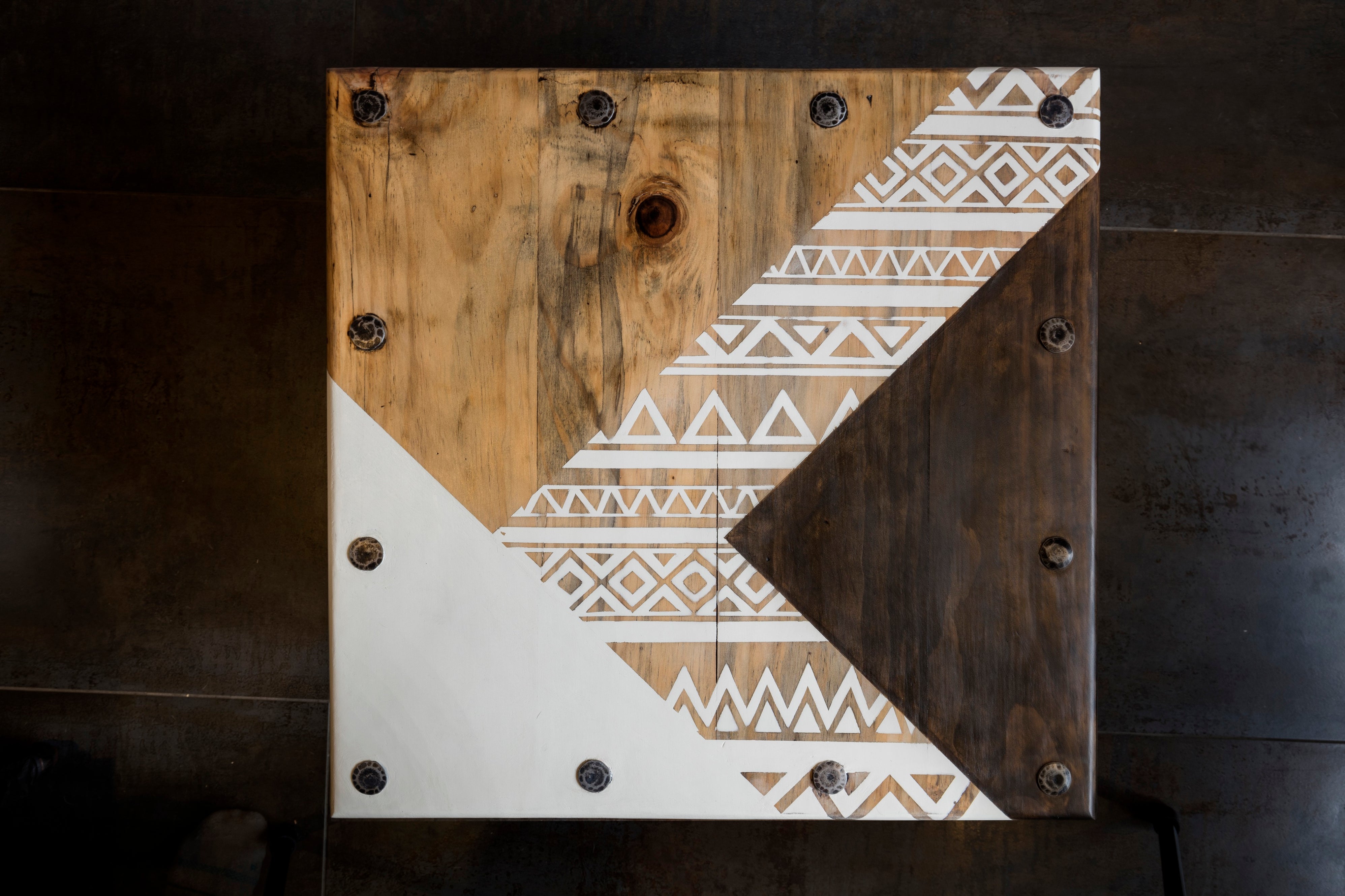 Aztec Table — interiorlux